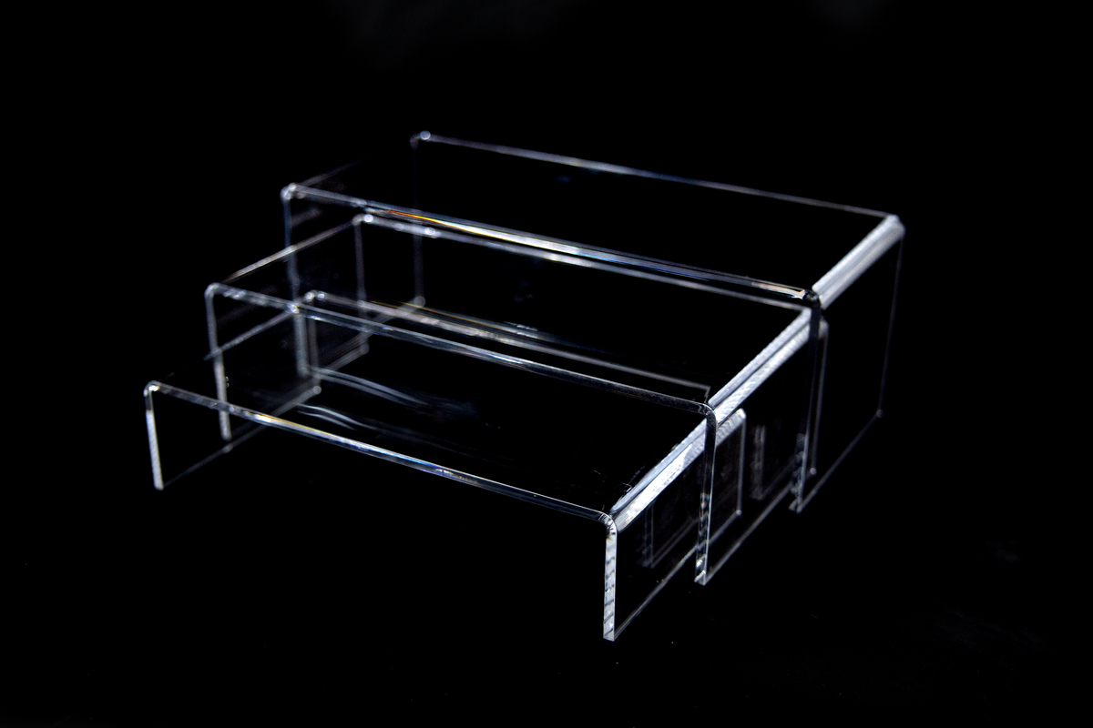 NGD - Long Horizontal Style U-Riser Display - Toronto – NextGen Displays